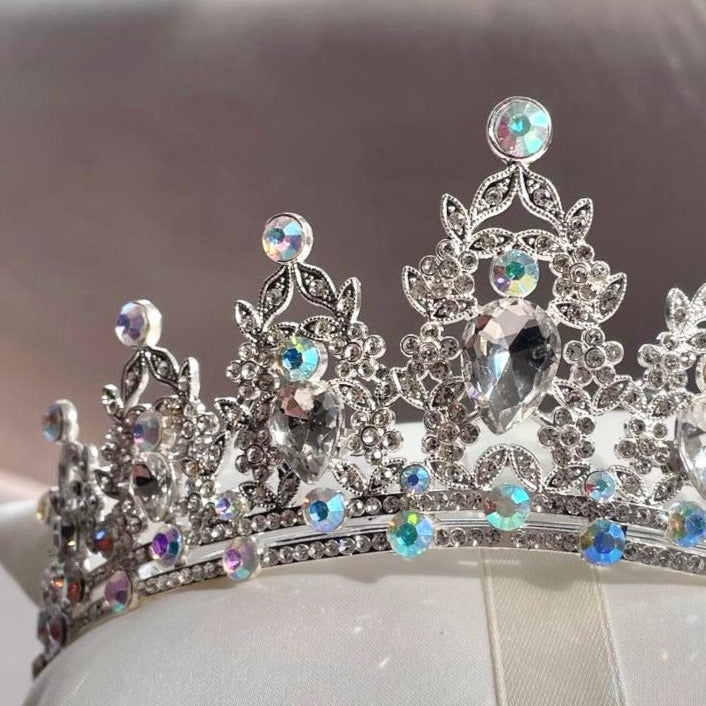 CORONA VICTORIA – La Casa de las Novias